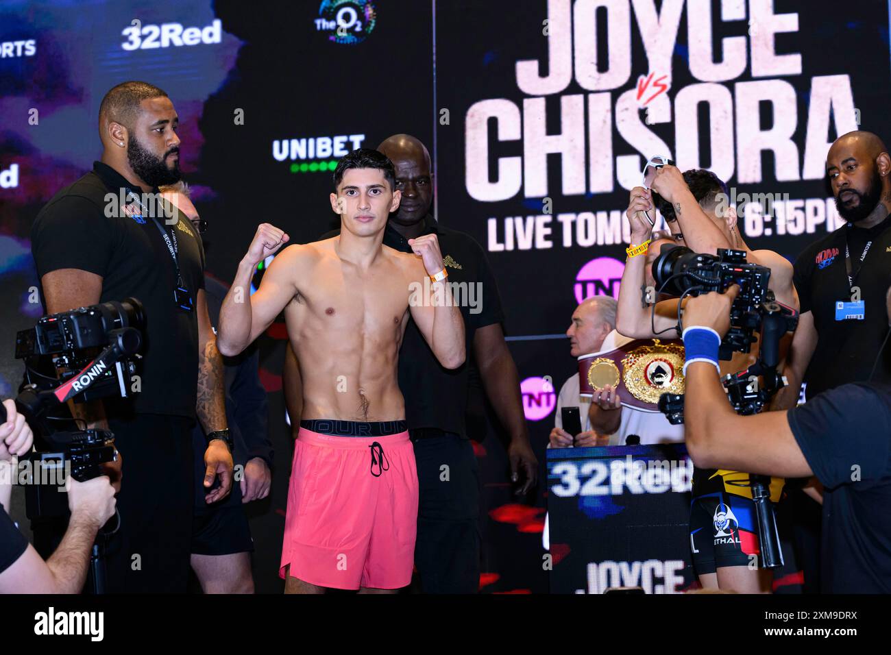 Boxing heavyweight brian london hi-res stock photography and images - Alamy