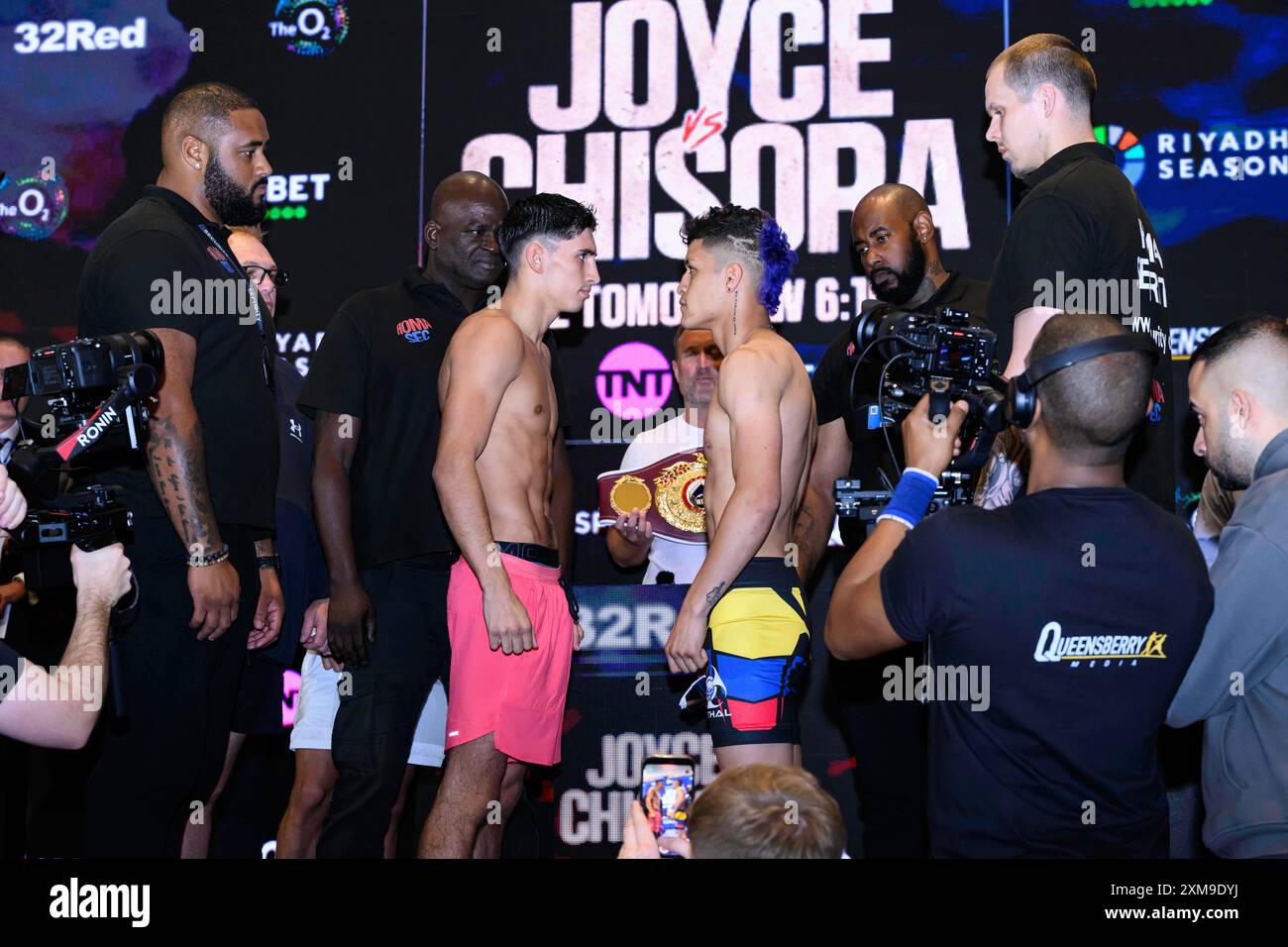 Boxing heavyweight brian london hi-res stock photography and images - Alamy