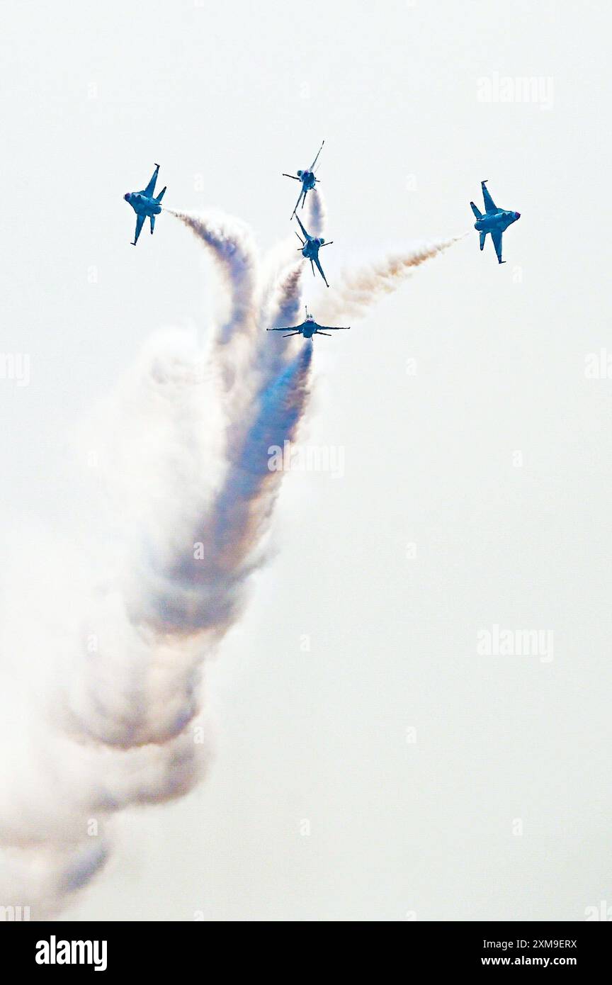 The U.S. Air Force Thunderbirds demonstrate a delta burst maneuver ...