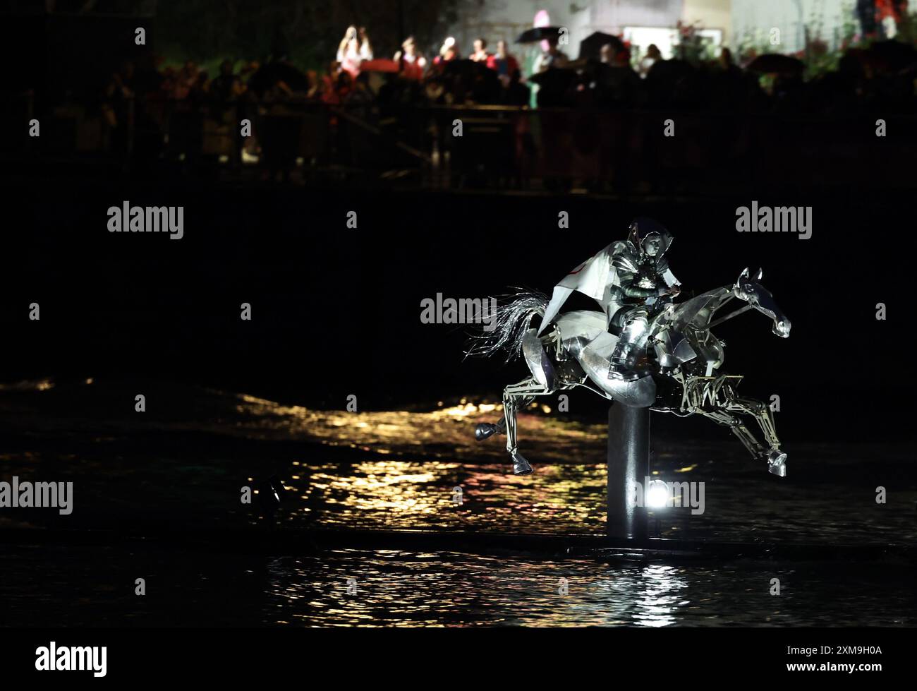 (240726) -- PARIS, July 26, 2024 (Xinhua) -- Floriane Issert, a ...