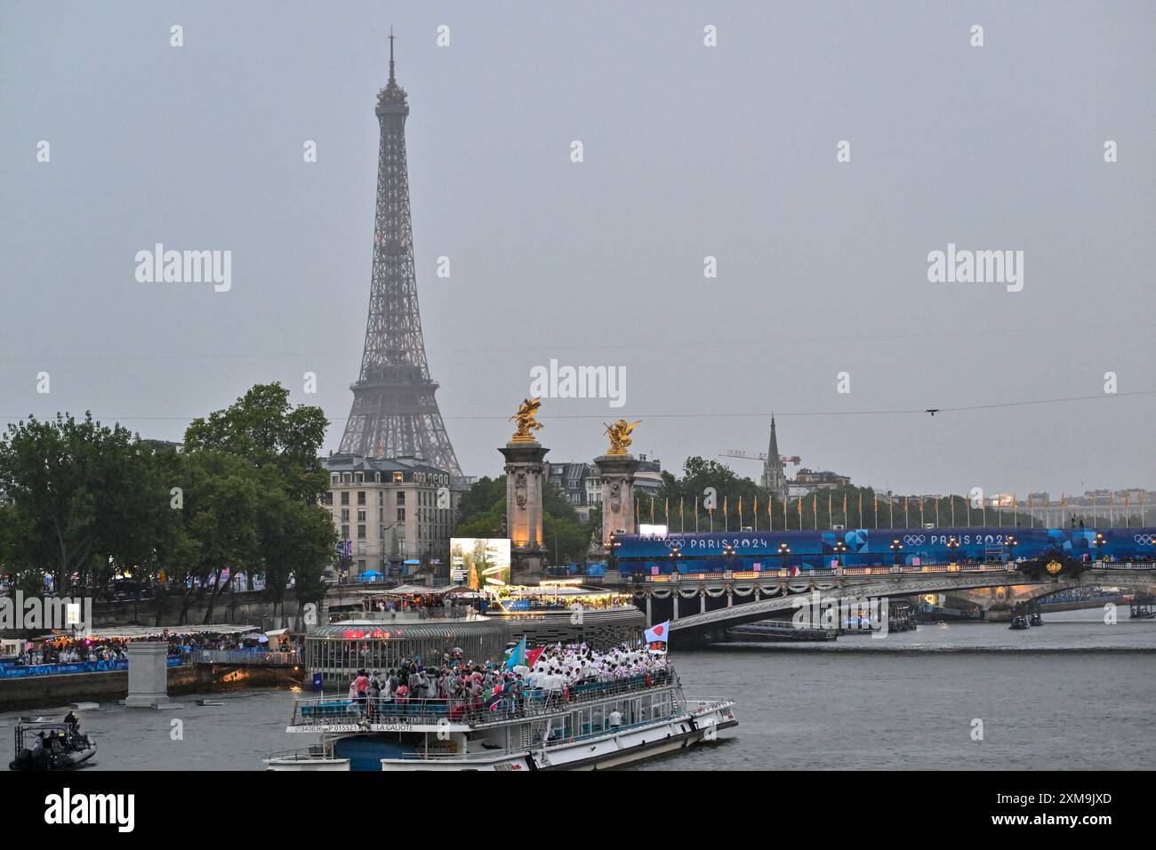 Japan Team (JPN), Opening Ceremony on the Seine River with the Eiffel ...