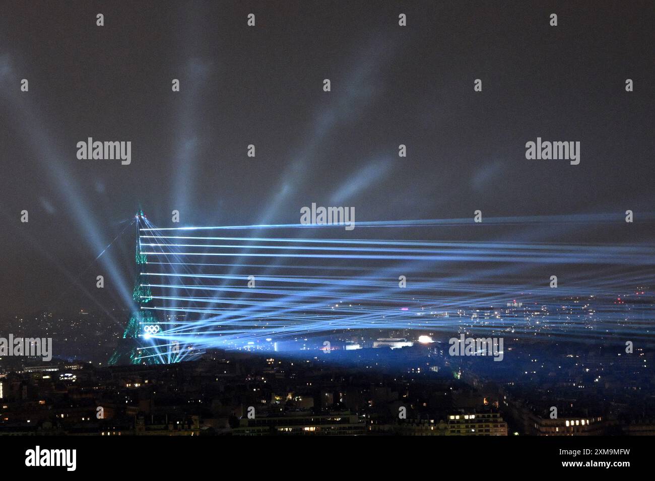 Paris, Fra. 27th July, 2024. View of the Eiffel Tower light show for ...