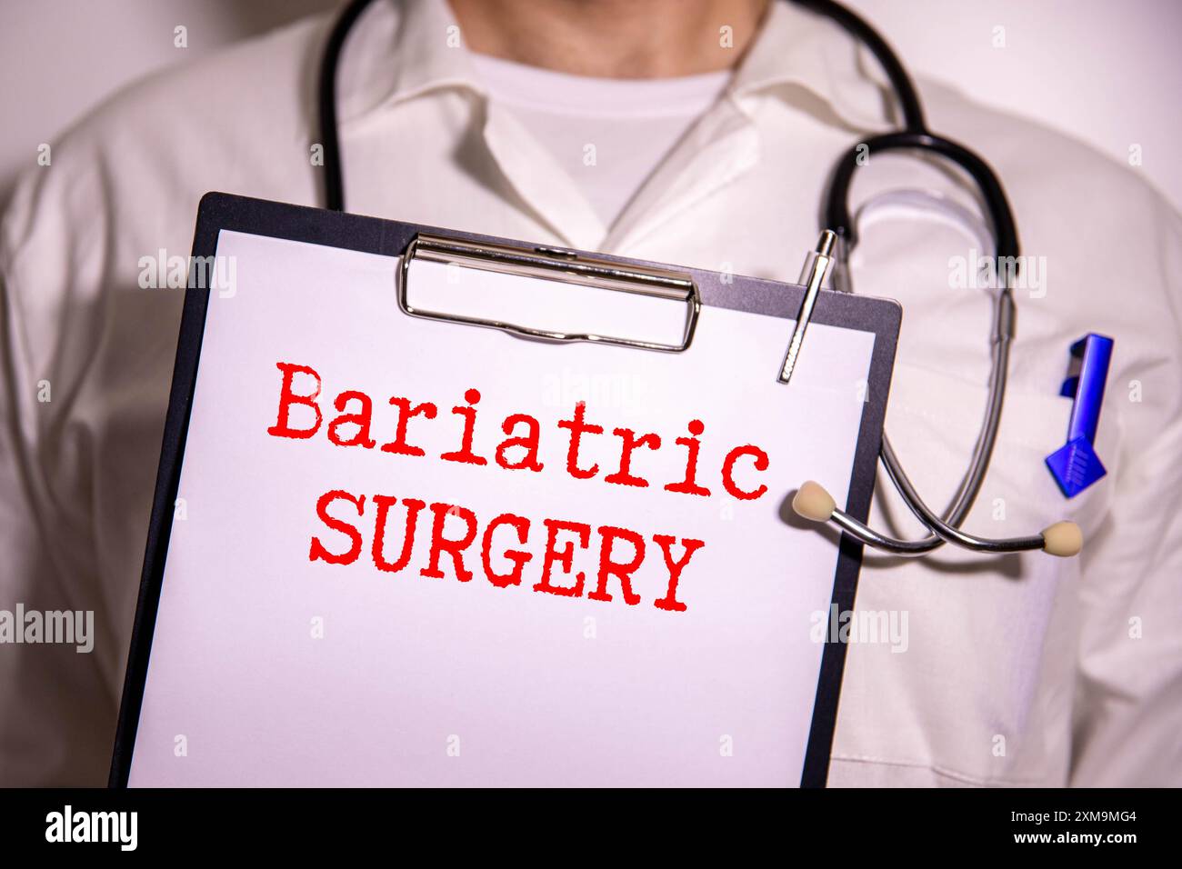 Paper plate mask hi-res stock photography and images - Alamy