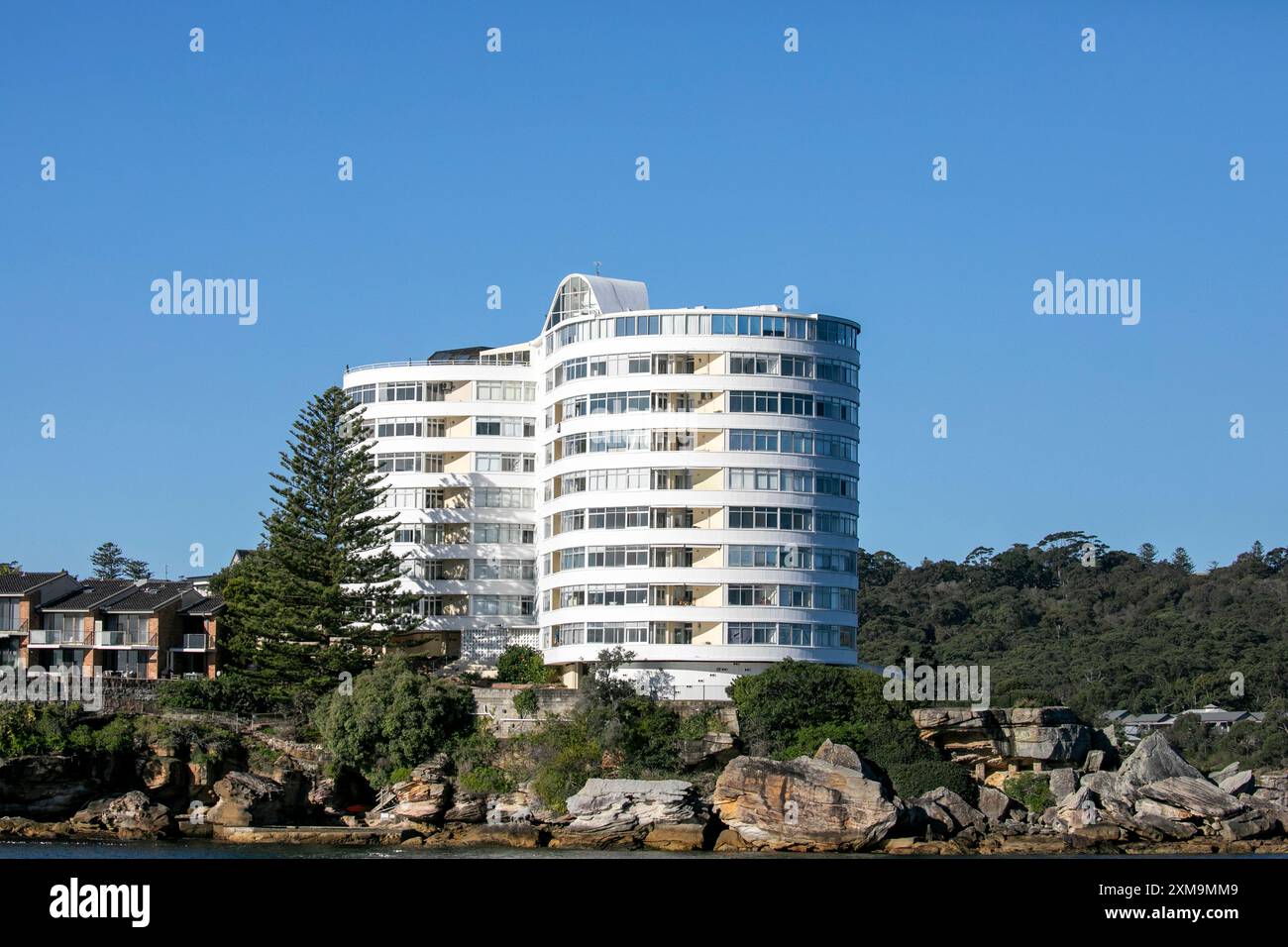 Kilburn Towers, circular white apartment building on Smedleys Point ...