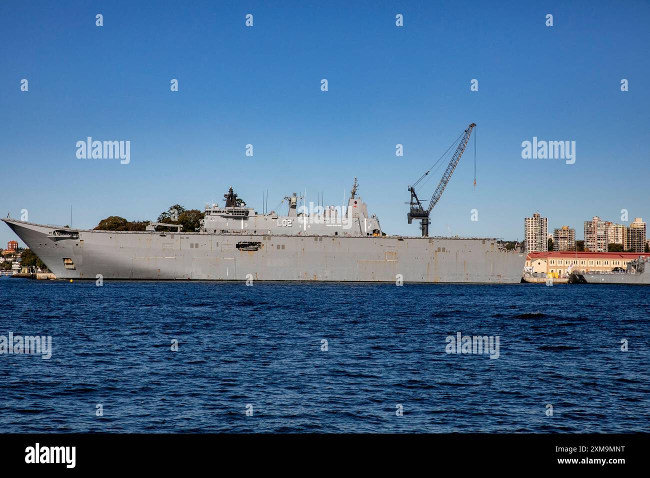 Hmas canberra l02 hi-res stock photography and images - Alamy