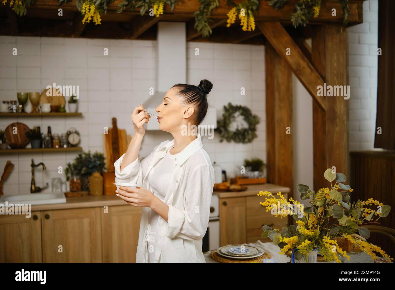 Woman black pudding black and white hi-res stock photography and images ...