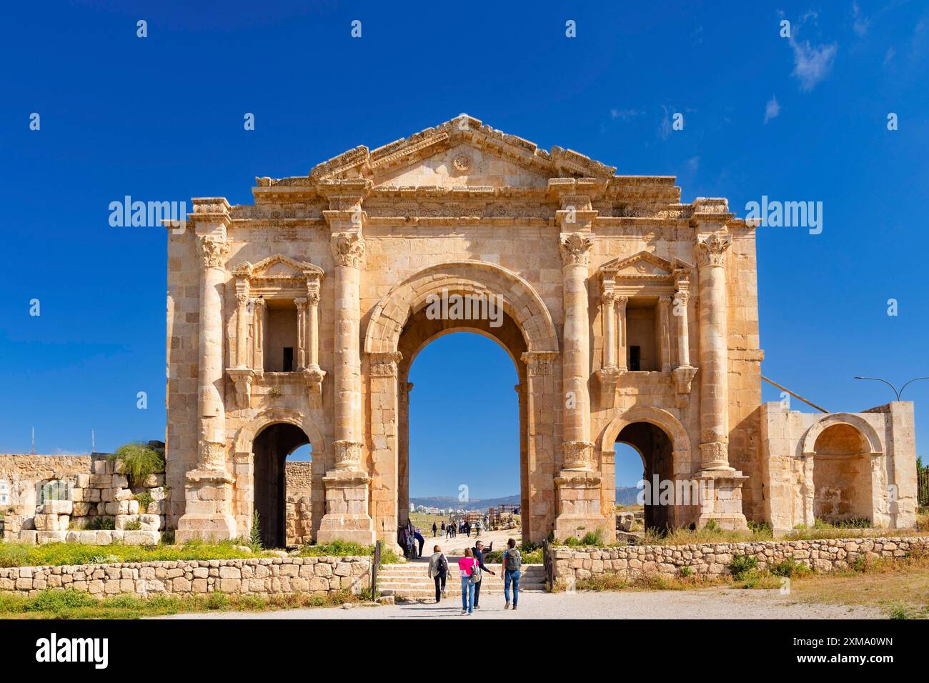 Hadrians arch of jerash hi-res stock photography and images - Alamy