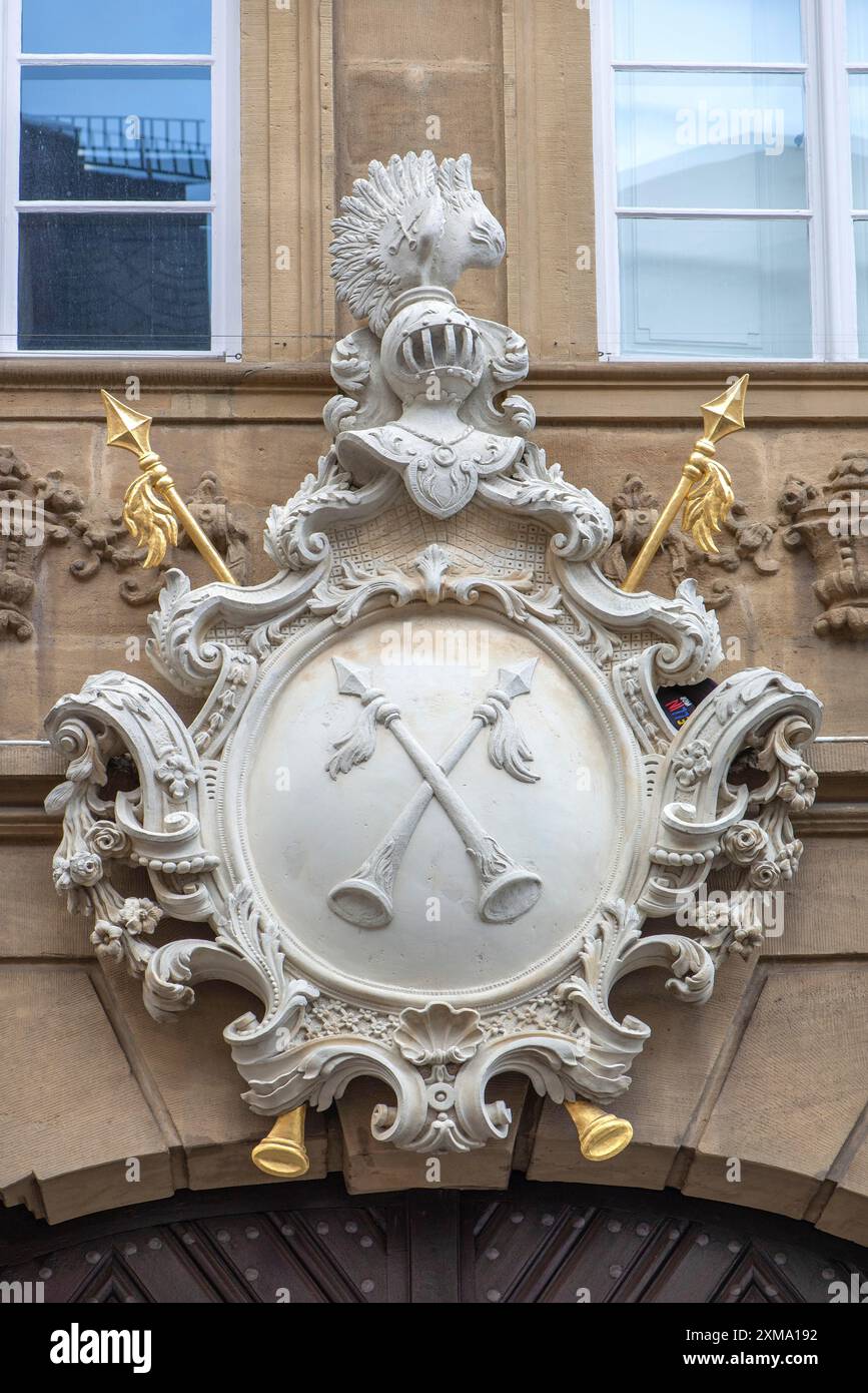 Two crossed halberds on the coat of arms of the Krackhardt merchant ...