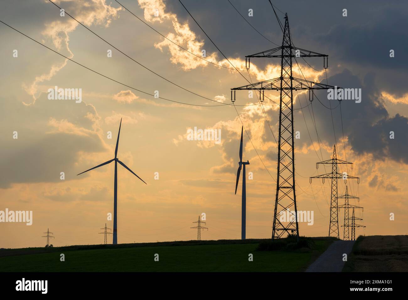 Wind farm, wind turbine, wind turbines, in front of sunset ...