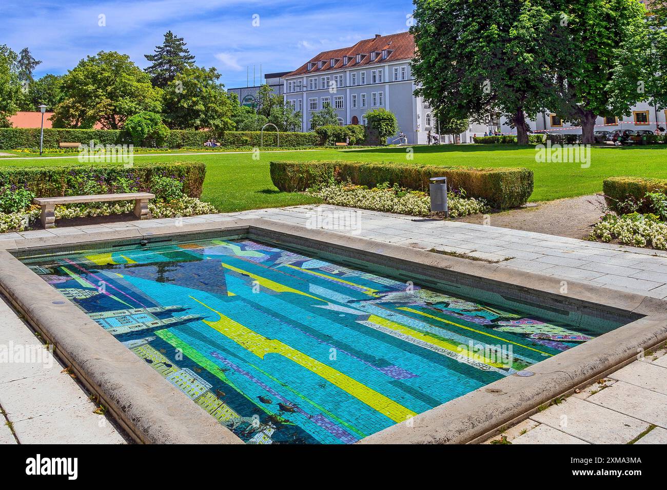 Water in basin mosaic hi-res stock photography and images - Alamy