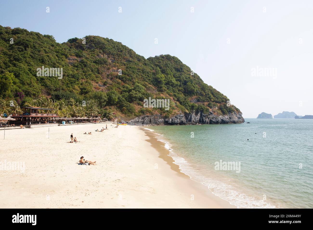 Cat Co Beach and the karst rocks of Lan Ha Bay, Cat Ba Island, Halong ...