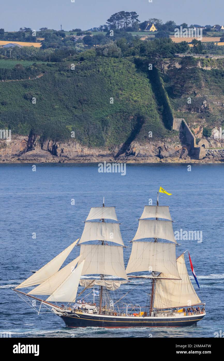 Dutch two-master Morgenster, La Grande Parade, sailing of the ...