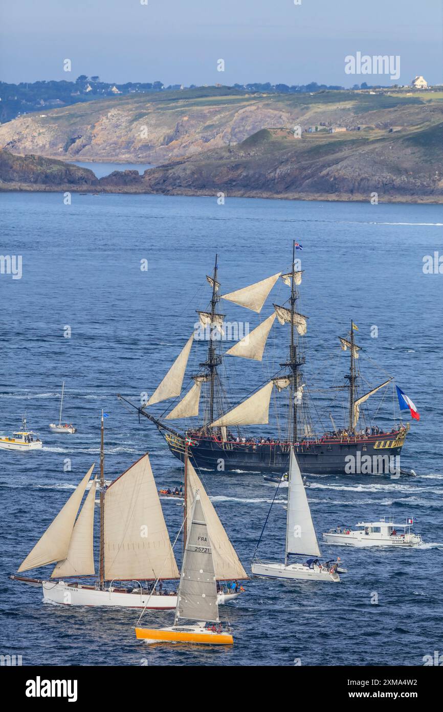 Three-masted Etoile du Roy, replica of a corsair frigate from 1745 ...