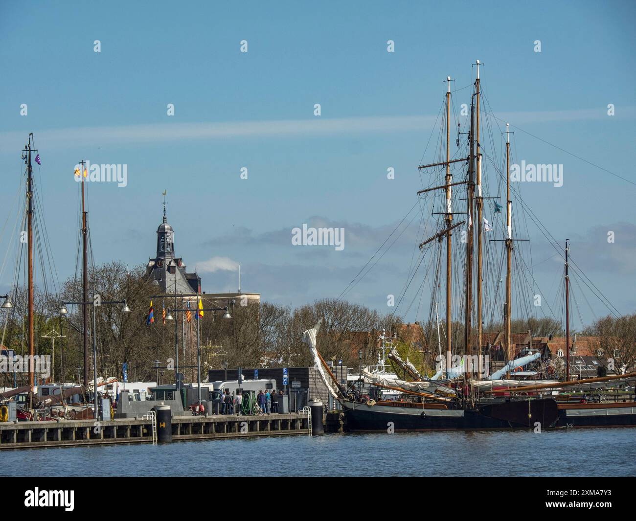Masts building under clear sky hi-res stock photography and images - Alamy