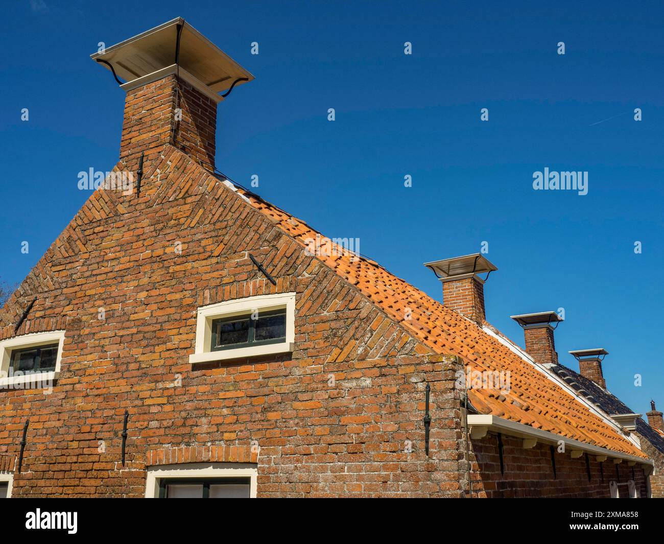 Dutch house red brick hi-res stock photography and images - Alamy