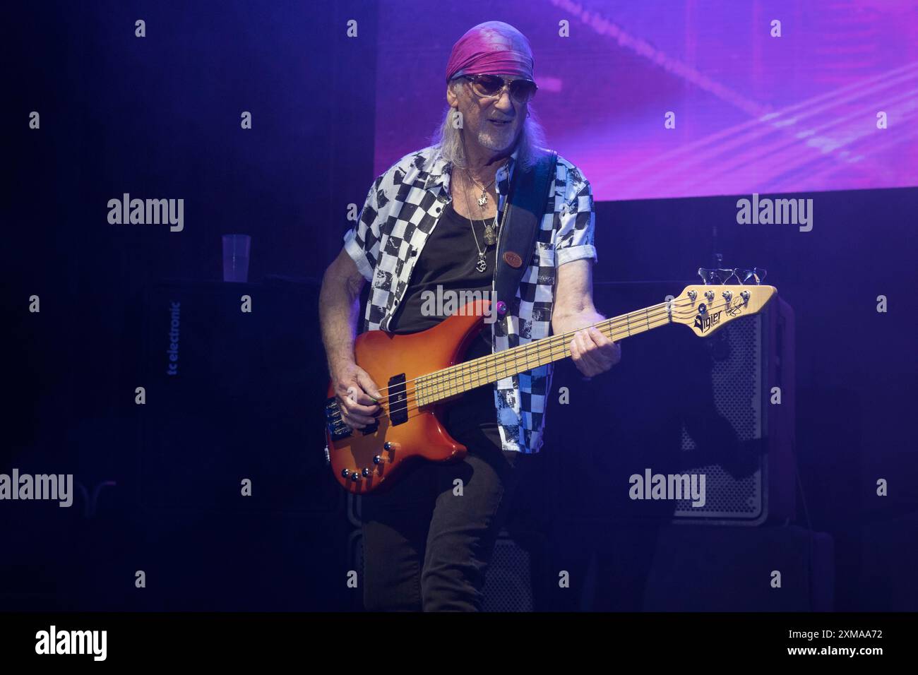 Roger GLOVER on the bass guitar Stock Photo - Alamy