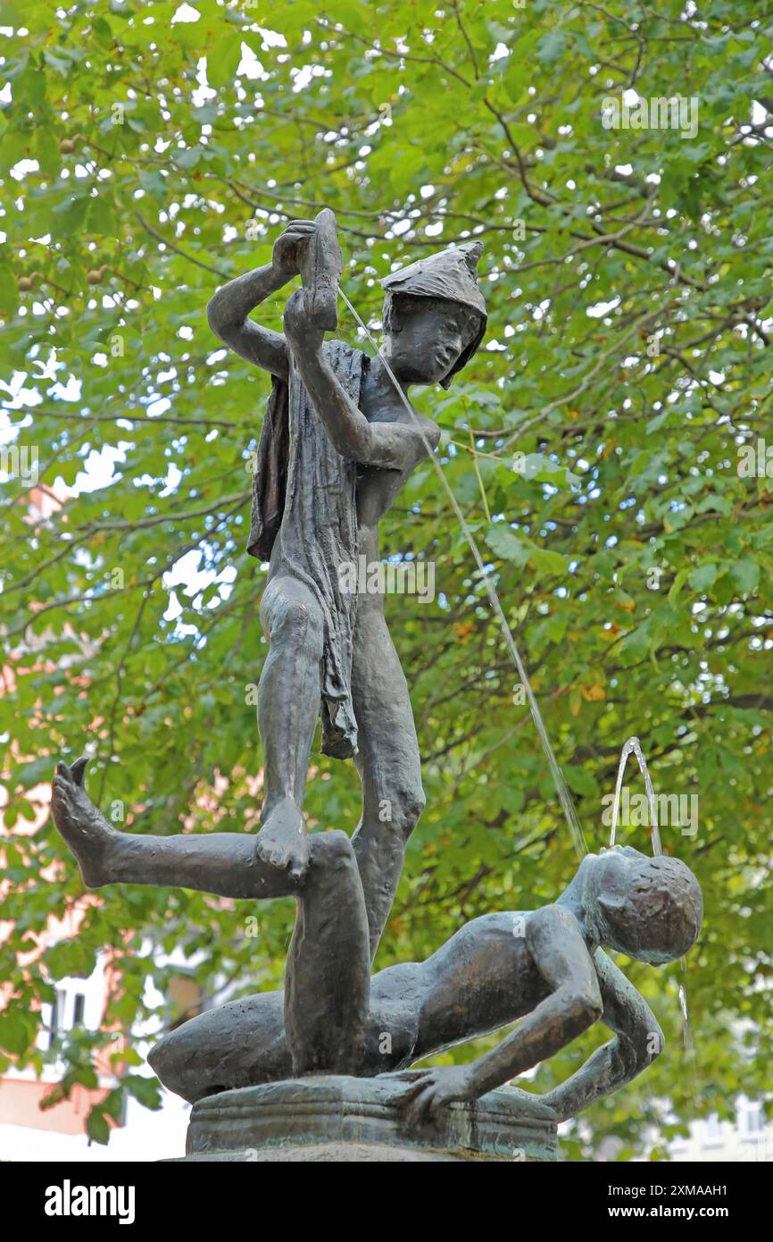 Sculpture Scuffling boys by Heinrich Apel 1975, two, children, boys ...