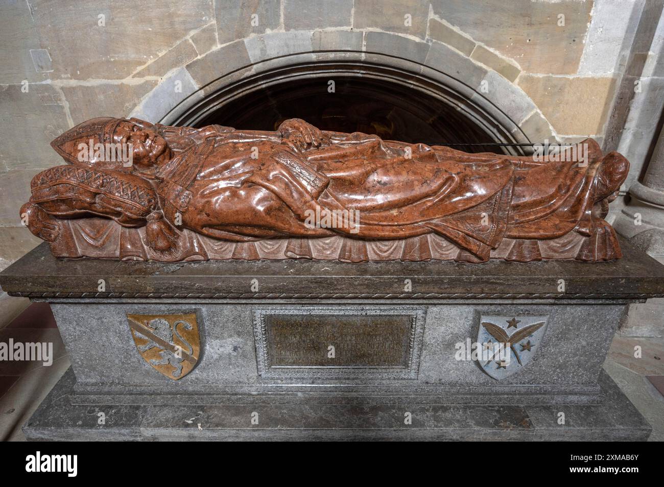 Popes tomb hi-res stock photography and images - Alamy