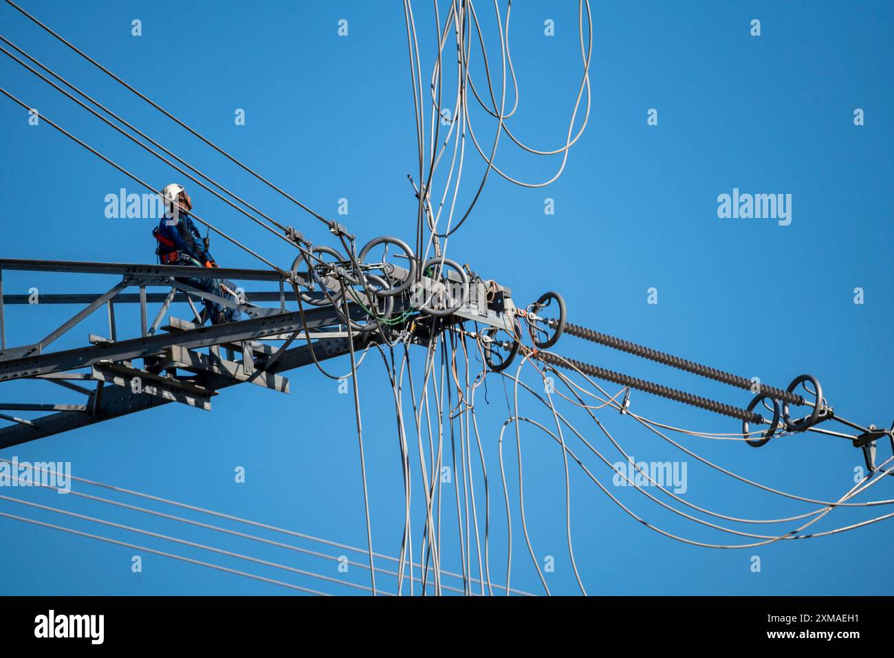 New construction of a 380 kV extra-high-voltage overhead line, with 23 ...