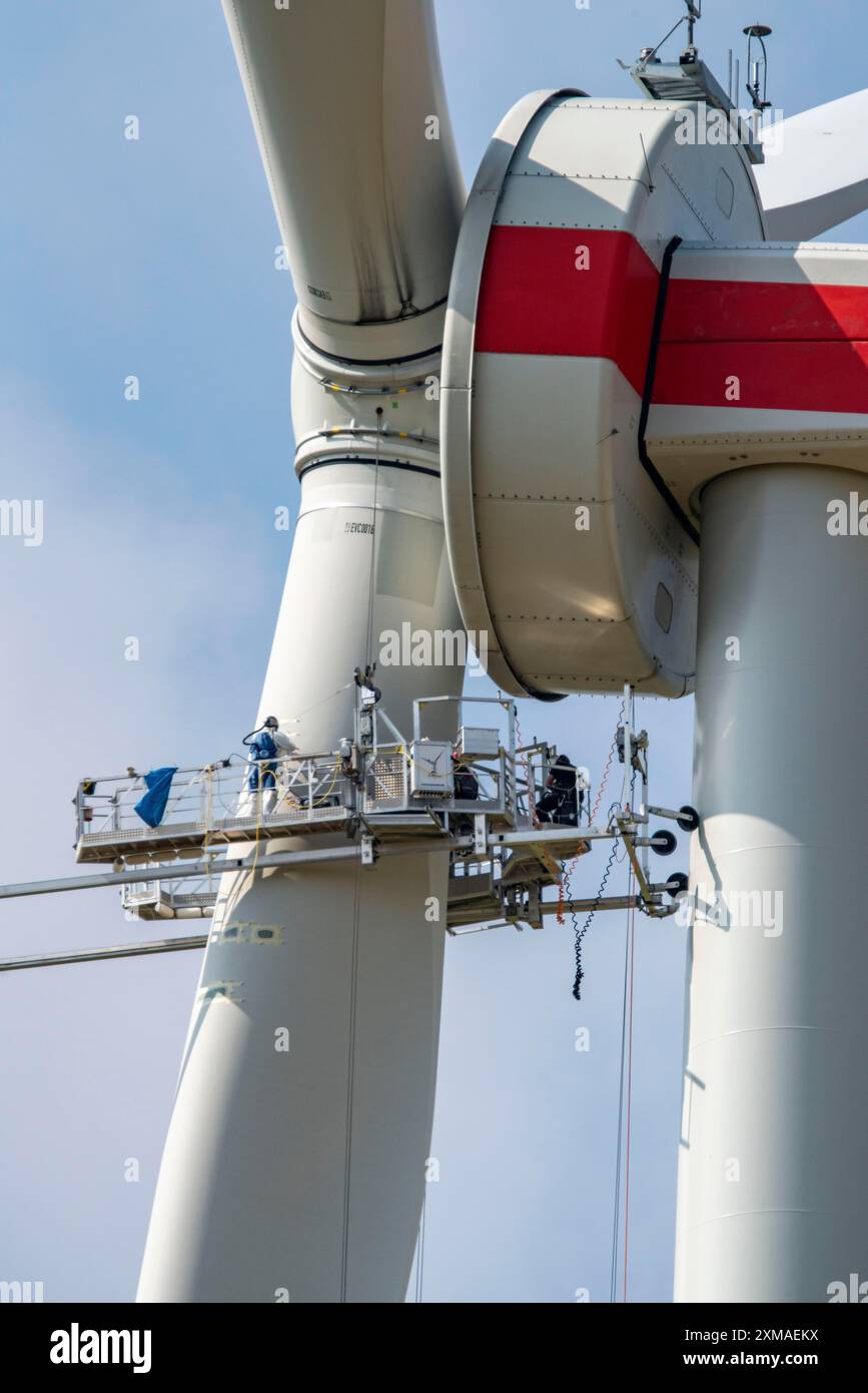 Construction and maintenance electricity hi-res stock photography and ...