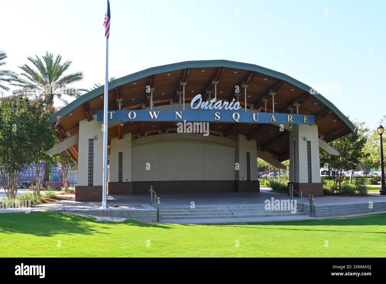 ONTARIO, CALIFORNIA - 14 JULY 2024: The Ontario Town Square ...