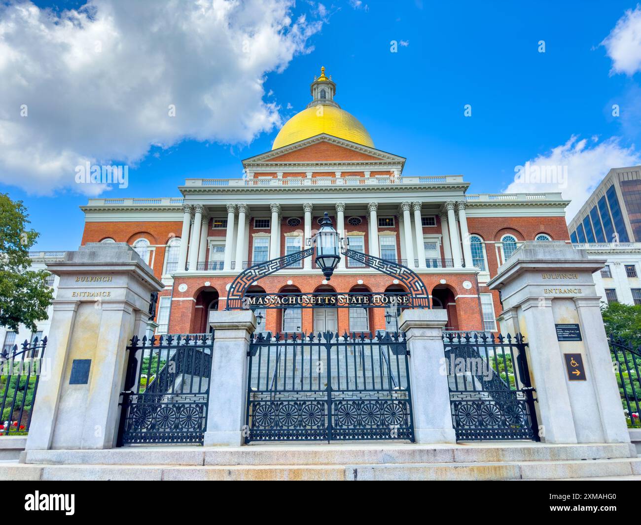 Massachusetts state house entrance hi-res stock photography and images ...