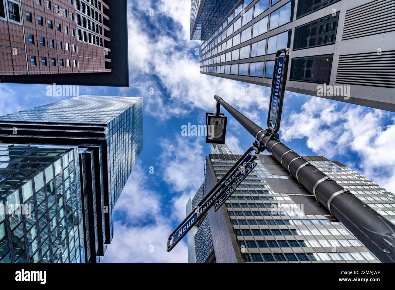 High-rise buildings, office building, Taunusstrasse corner Neue Mainzer ...