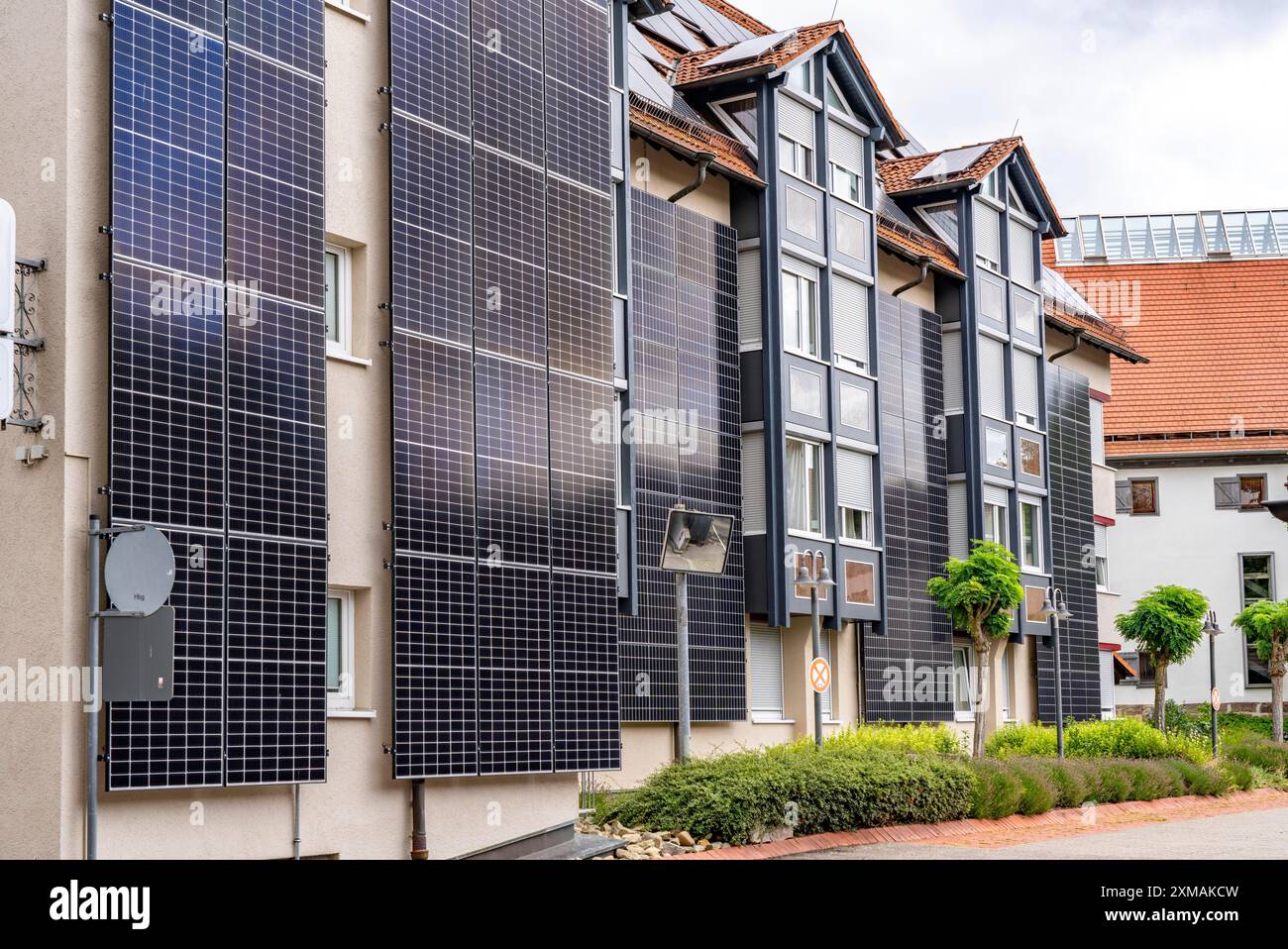 Solar facade hi-res stock photography and images - Alamy