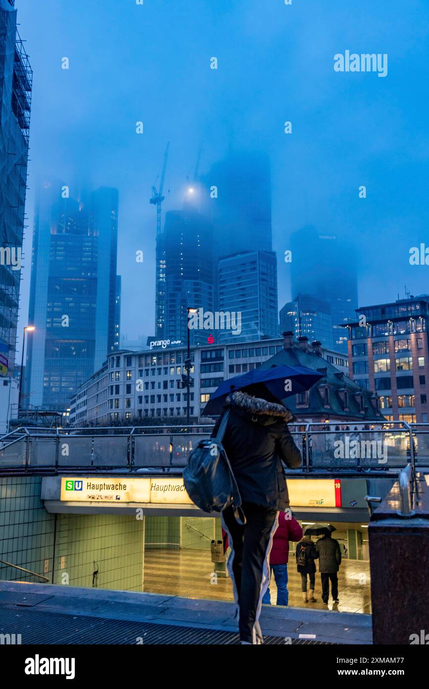 Main passenger entrance frankfurt hi-res stock photography and images ...