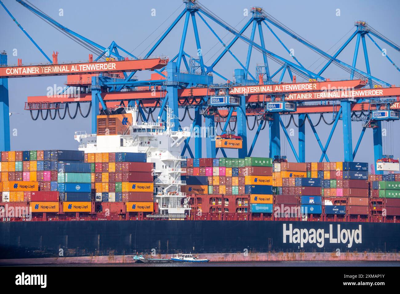 Container Terminal Altenwerder, Hapag-Lloyd container ship Frankfurt ...