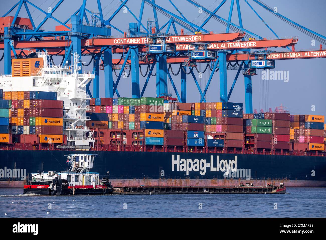 Container Terminal Altenwerder, Hapag-Lloyd container ship Frankfurt ...