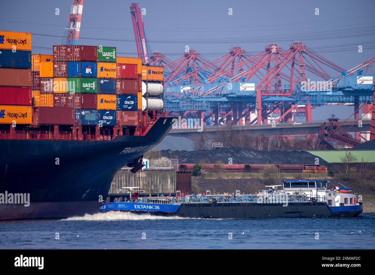 Container-Terminal-Altenwerder, Hapag-Lloyd container ship Frankfurt ...