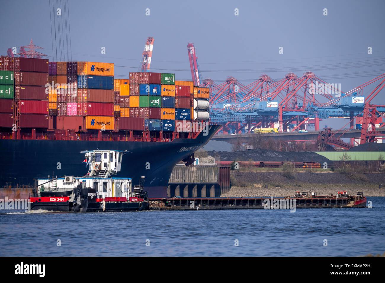 Container-Terminal-Altenwerder, Hapag-Lloyd container ship Frankfurt ...