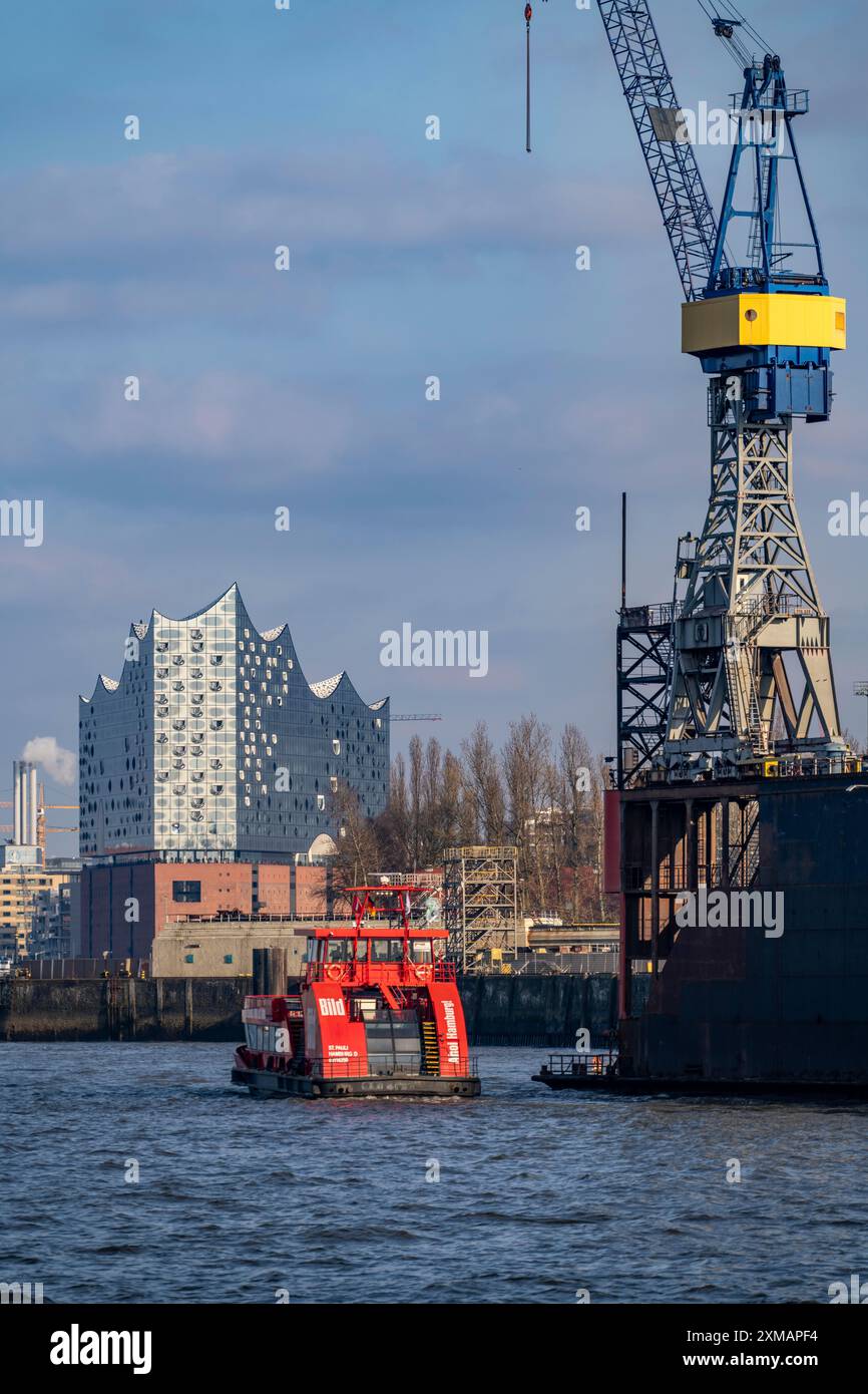 Hadag harbour ferry, on the Elbe, Elbe Philharmonic Hall, Blohm + Voss ...