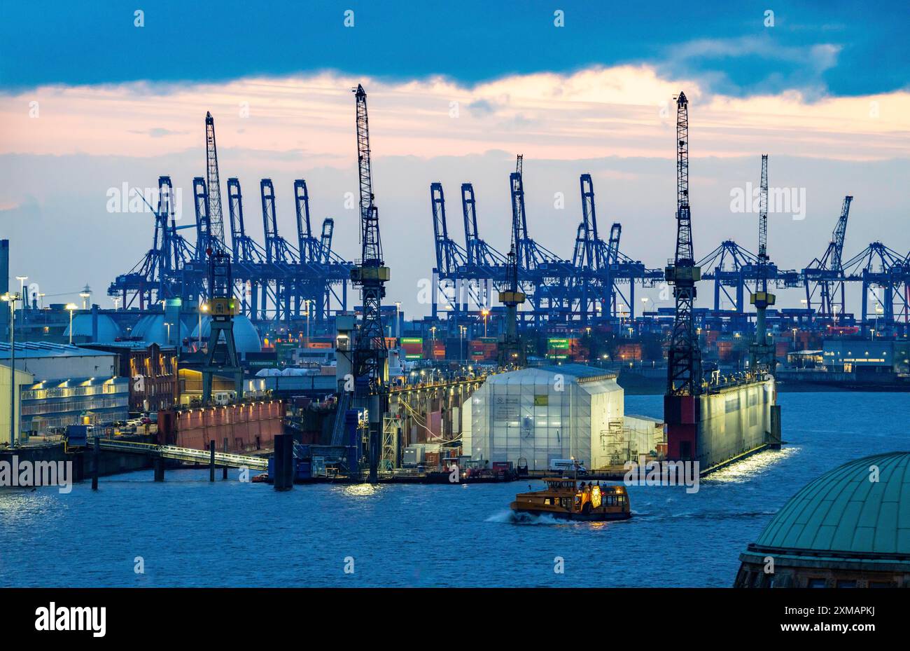 Port of Hamburg, view of the Blohm + Voss shipyard, Dock 11, evening ...