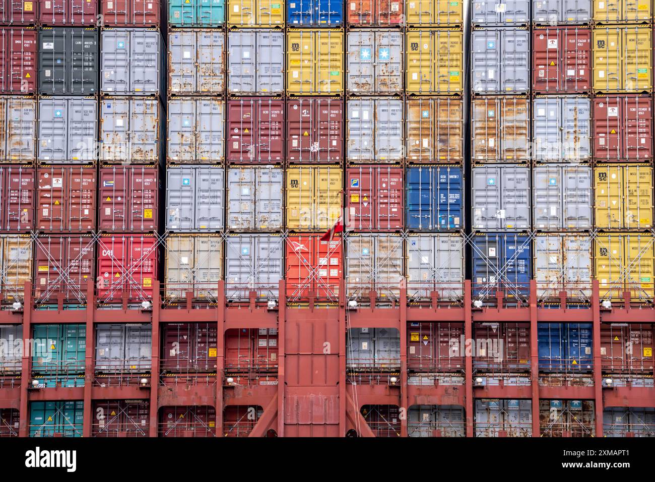 Magleby Maersk container freighter at EUROGATE Container Terminal ...