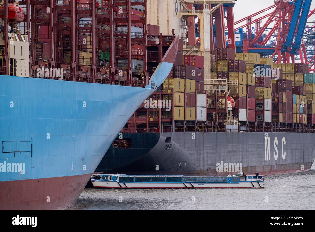 Harbour tour in Waltershofer Hafen, HHLA Container Terminal Burchardkai ...
