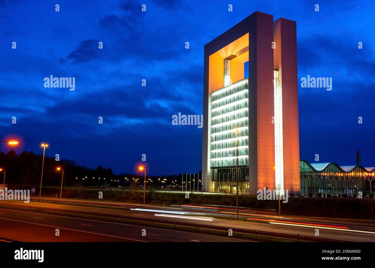 Innovatoren high-rise, in Venlo, on the A73 motorway used by the ...