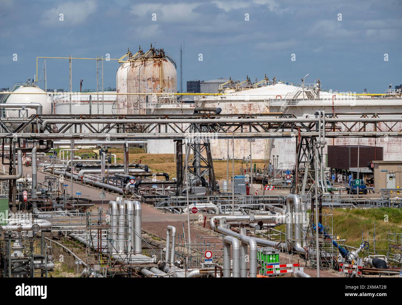 Shell Pernis refinery, largest refinery in Europe, production ...