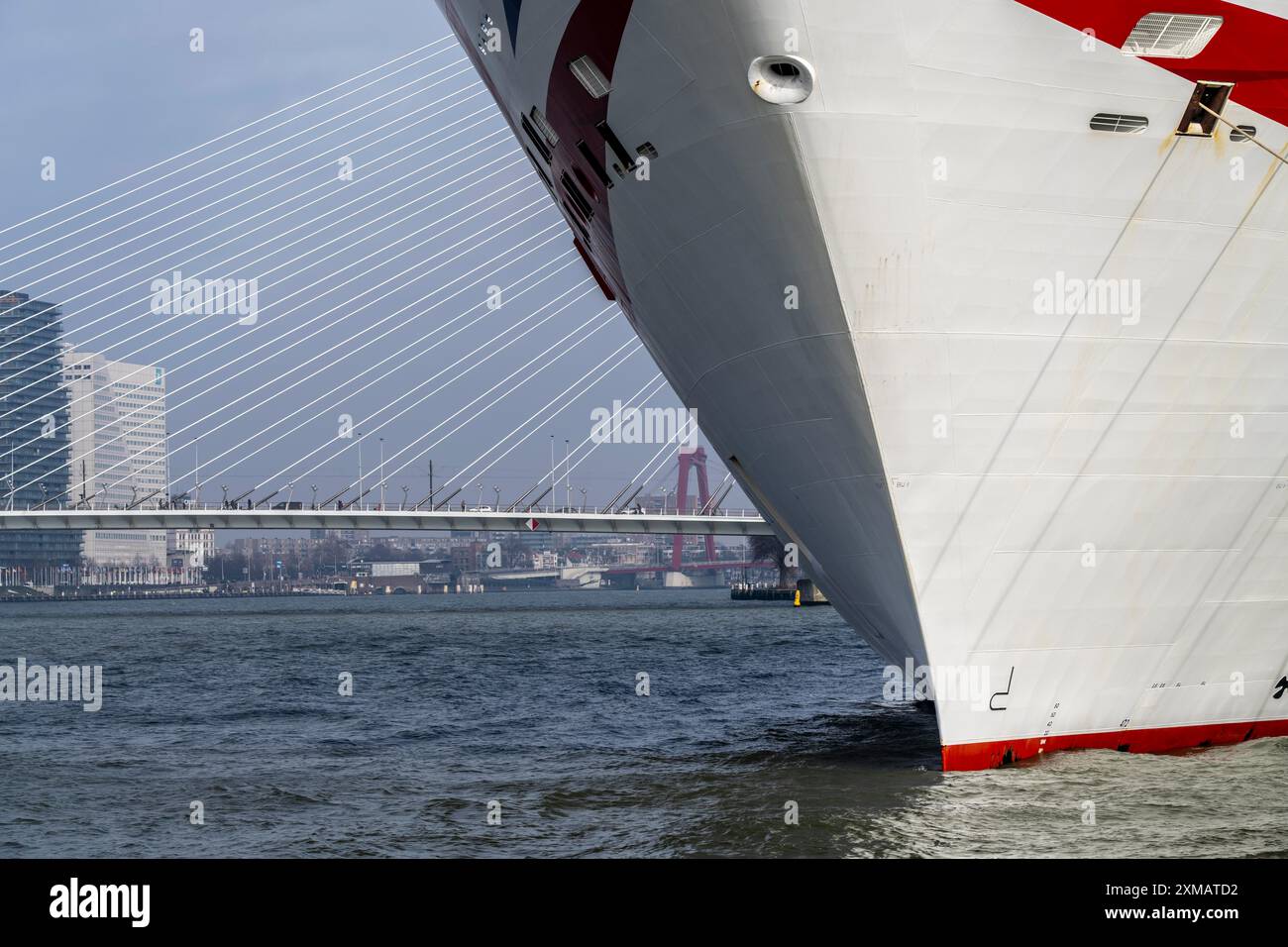 Cruise ship Iona of the British shipping company P&O Cruises, moored at ...
