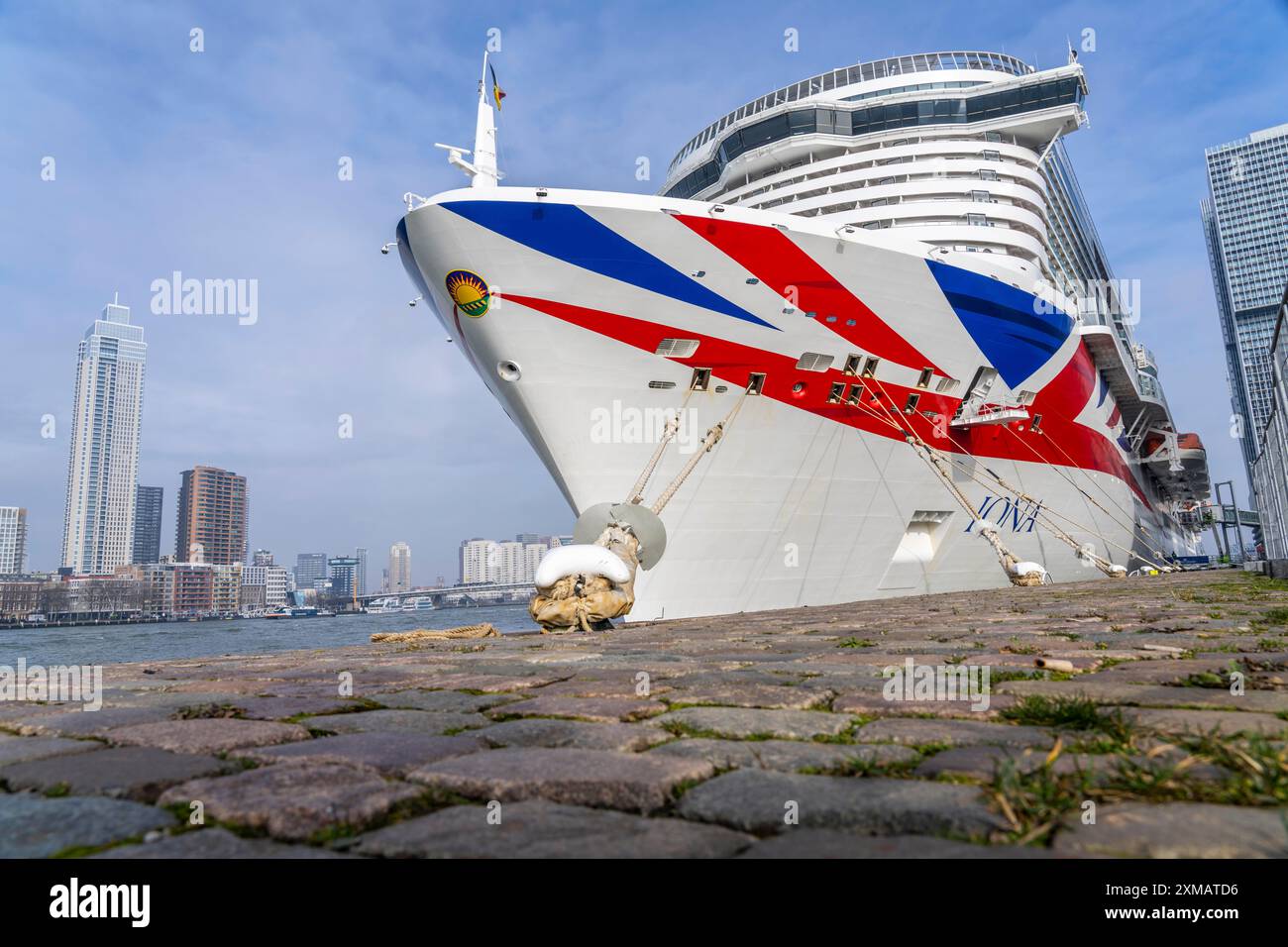 Cruise ship Iona of the British shipping company P&O Cruises, moored at ...