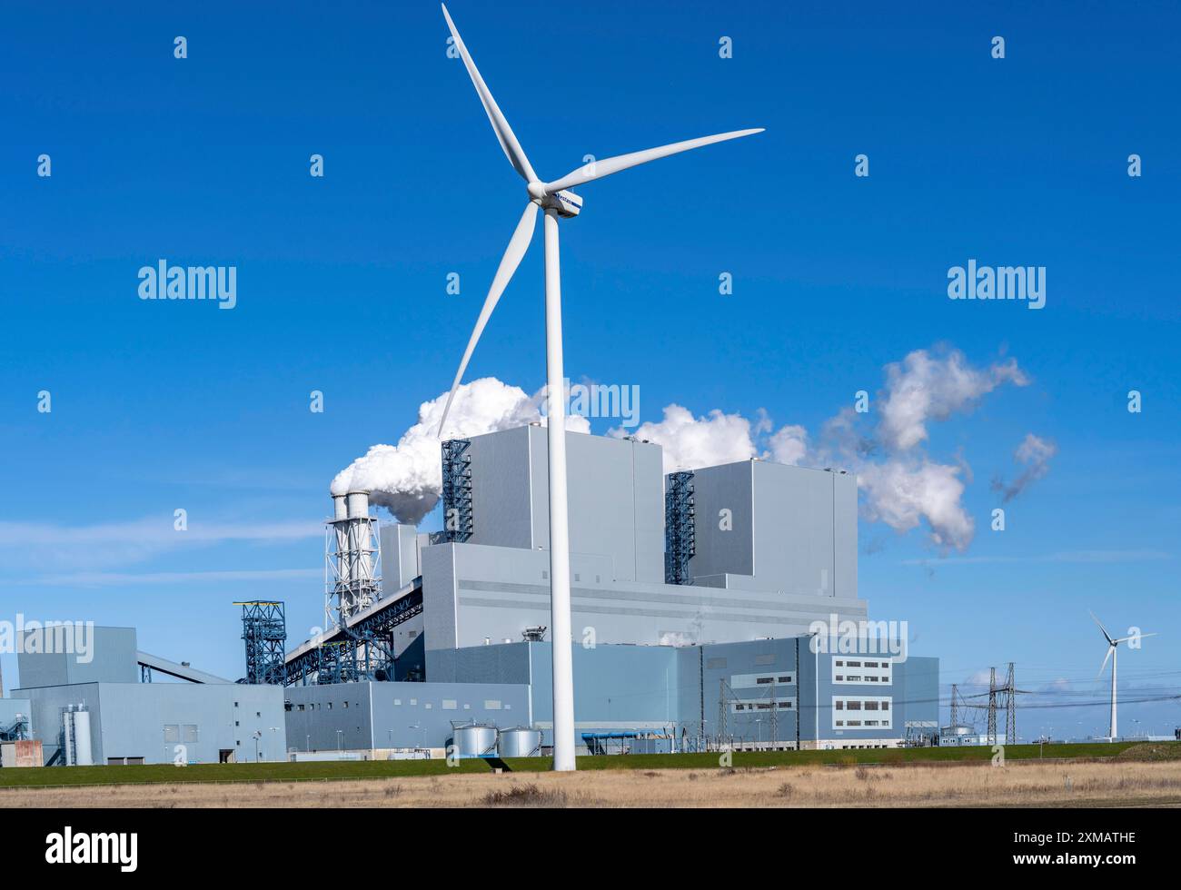 Rwe coal fired power plant eemshavencentrale hi-res stock photography ...