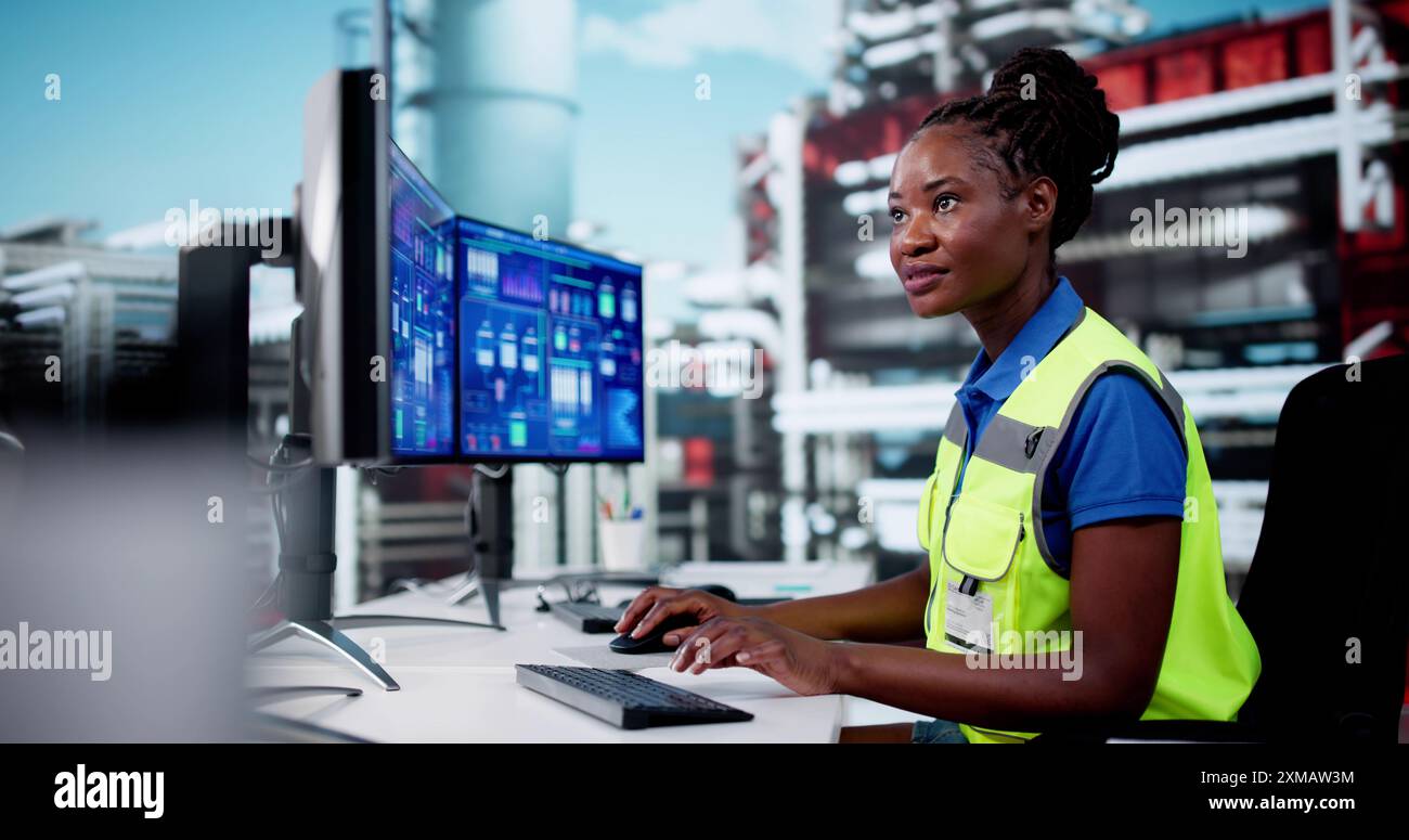 Engineer Operators Using Scada System At Industrial Plant Stock Photo ...
