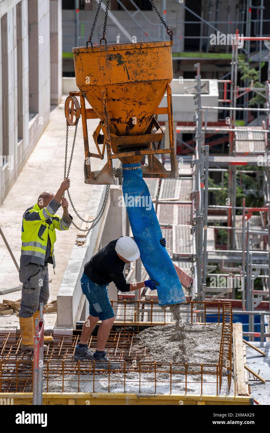 Construction site, concreting, concreting the balcony of a building ...