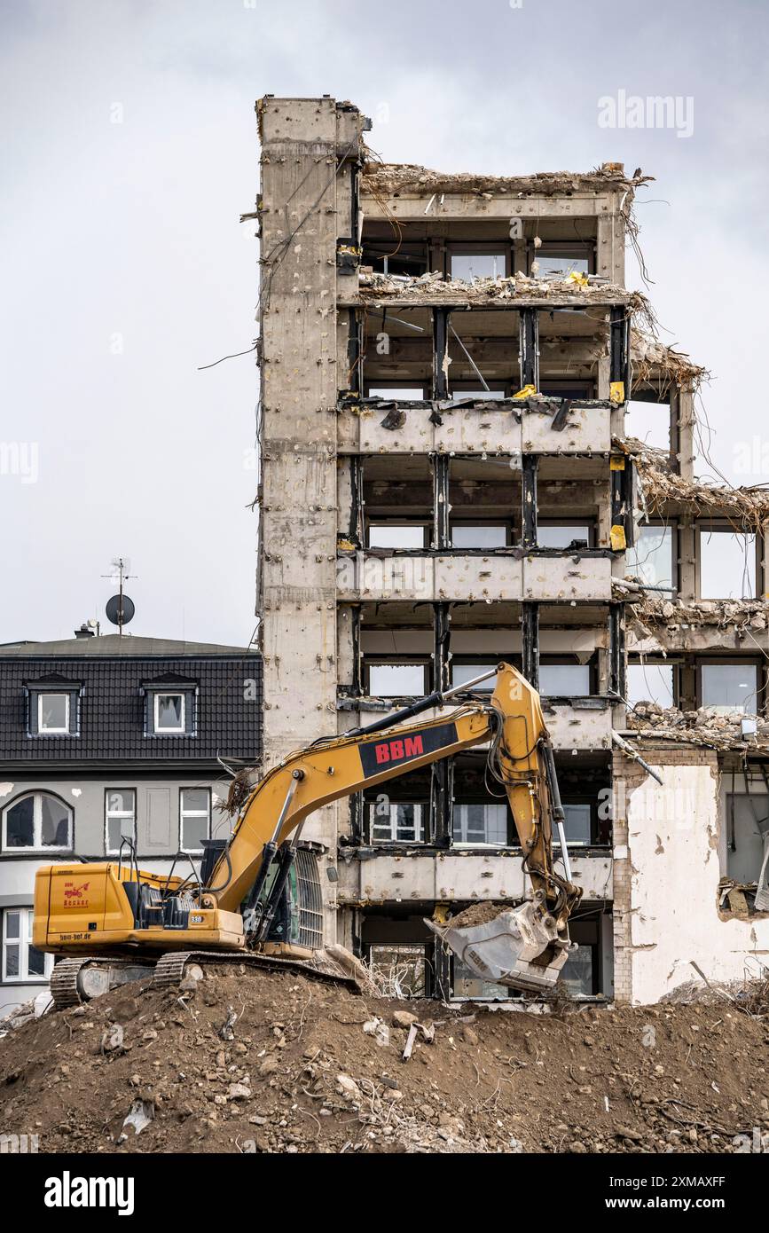 Demolition of the former RWE building complex, in the city centre, on ...