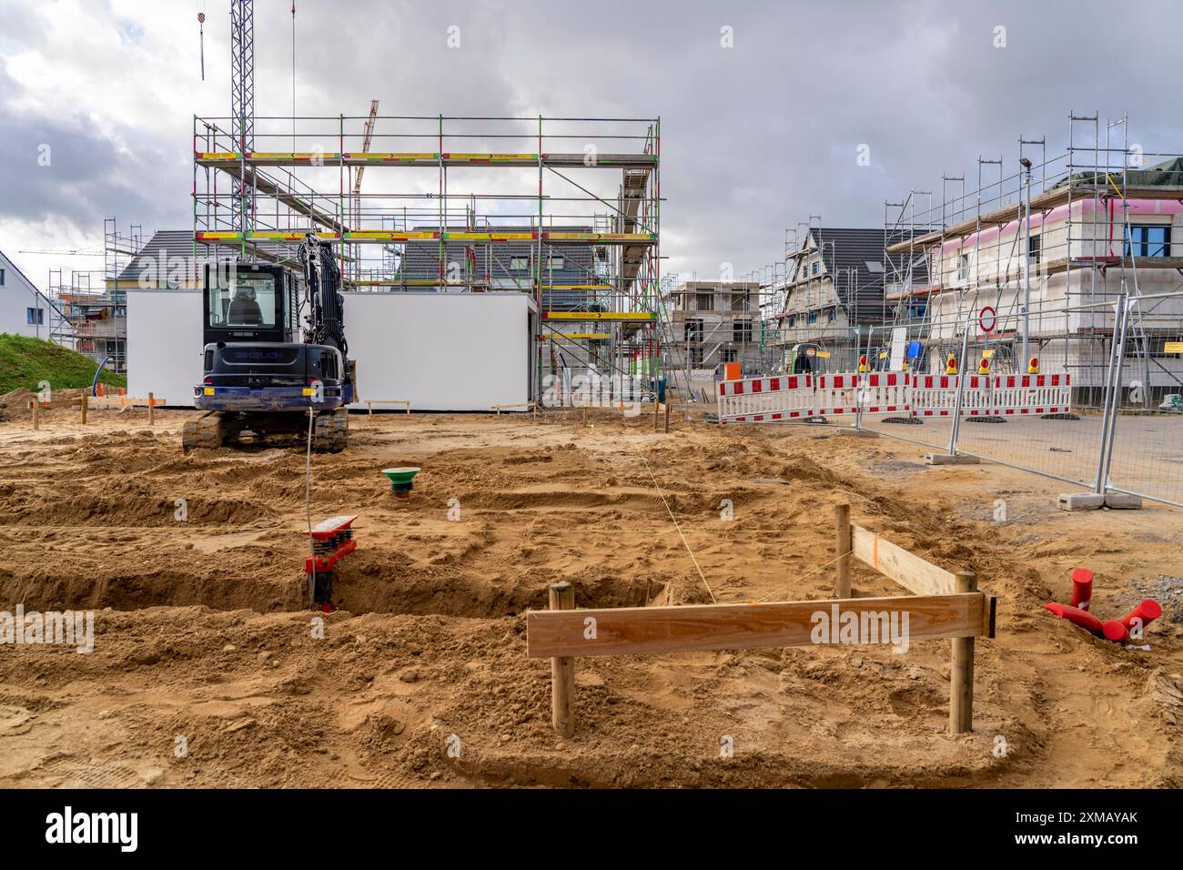 New-build neighbourhood, around 140 detached and semi-detached houses ...