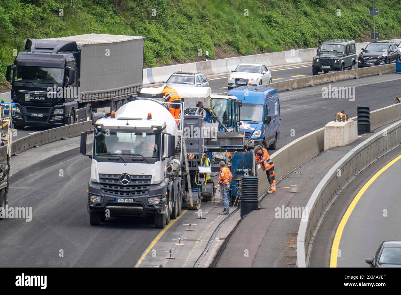 Motorway construction site on the A52 in Essen, basic renovation of the ...