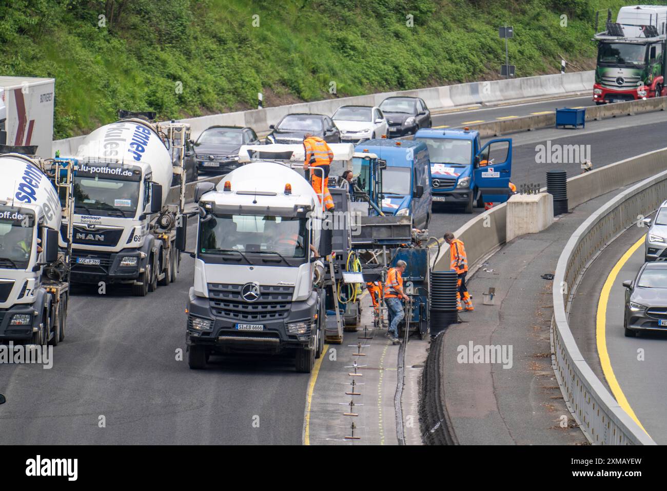 Motorway construction site on the A52 in Essen, basic renovation of the ...