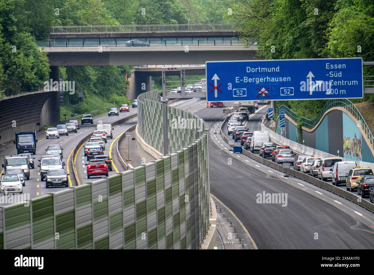 Motorway construction site on the A52 in Essen, complete refurbishment ...
