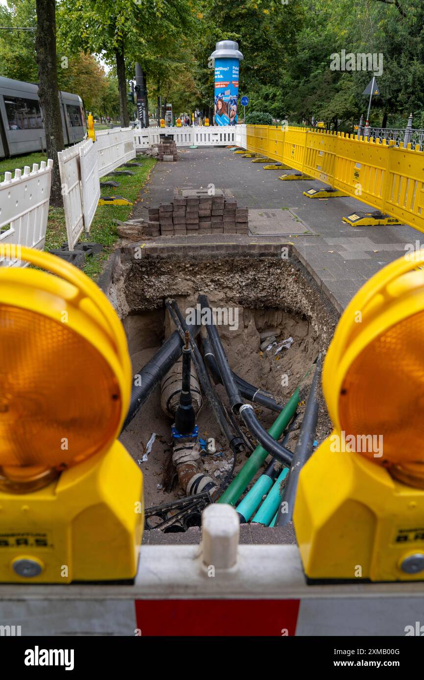 Construction site, excavation pit, work on supply lines, various types ...